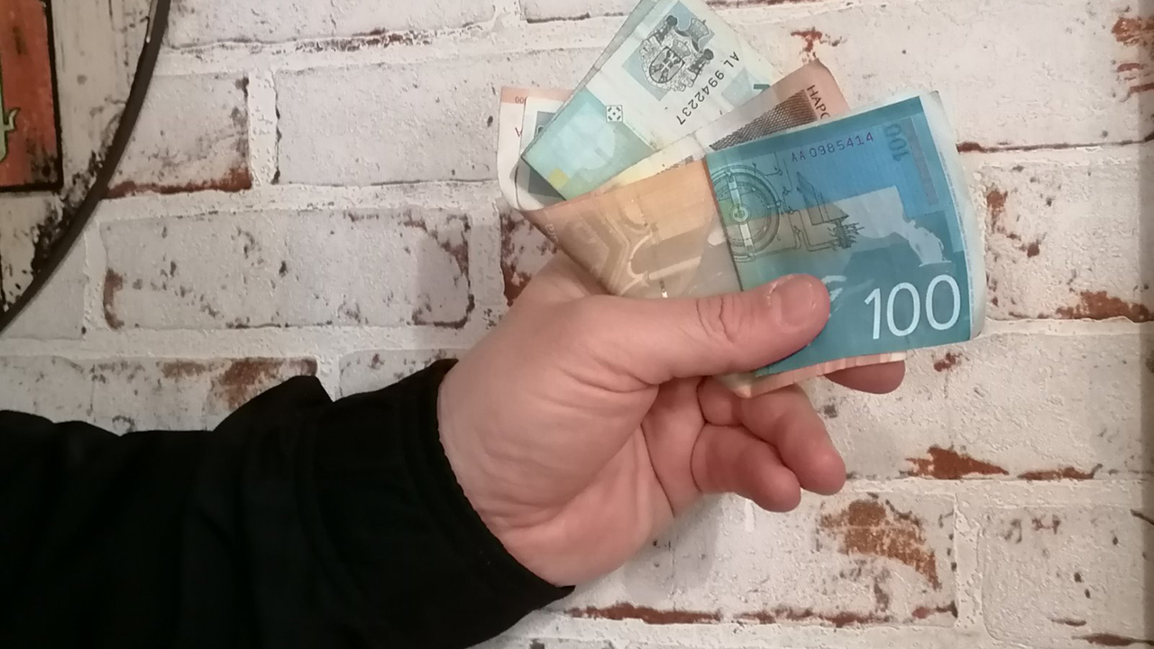 Prosečna plata - realnost ili u proseku sarma? - Odjek